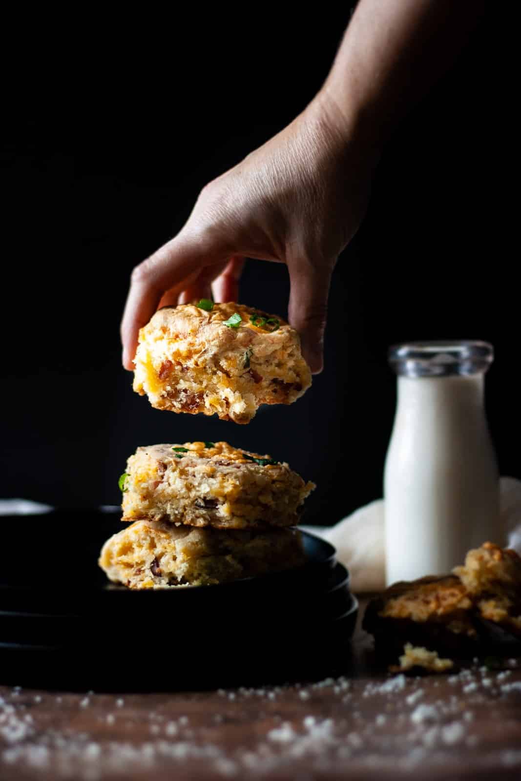 Bacon cheddar chive biscuits - Kate the baker - Breakfast